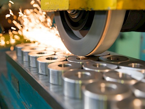 Straight Cutting Oils | Eldons Lubricants Industry